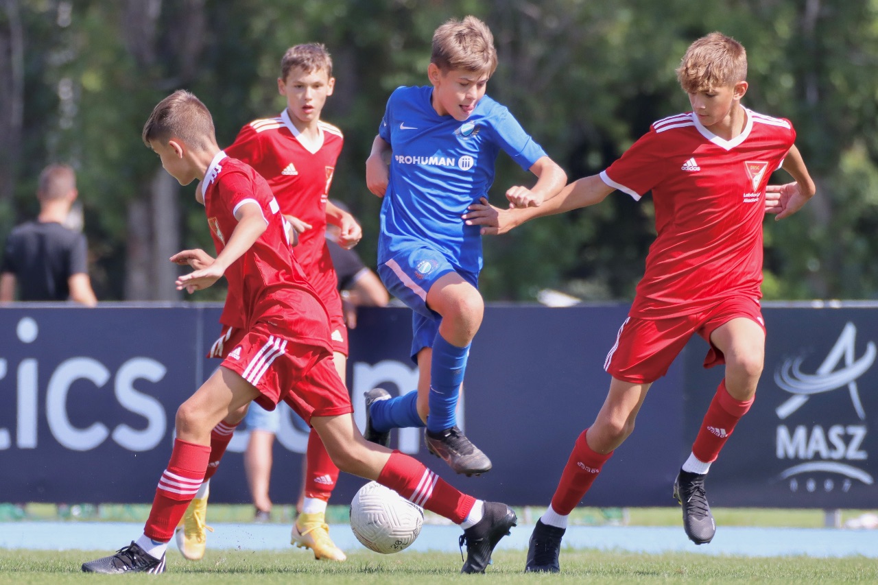 Képgaléria: MTK Budapest U14-DVSC U14 1-2 | A Sándor Károly Labdarúgó ...